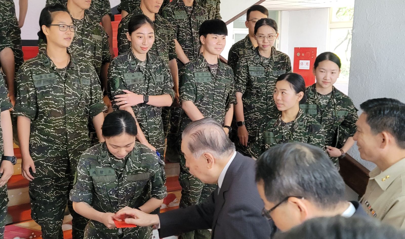 防衛「紅色海灘」表現優異 李棟樑慰訪陸戰66旅感謝官兵捍衛國家