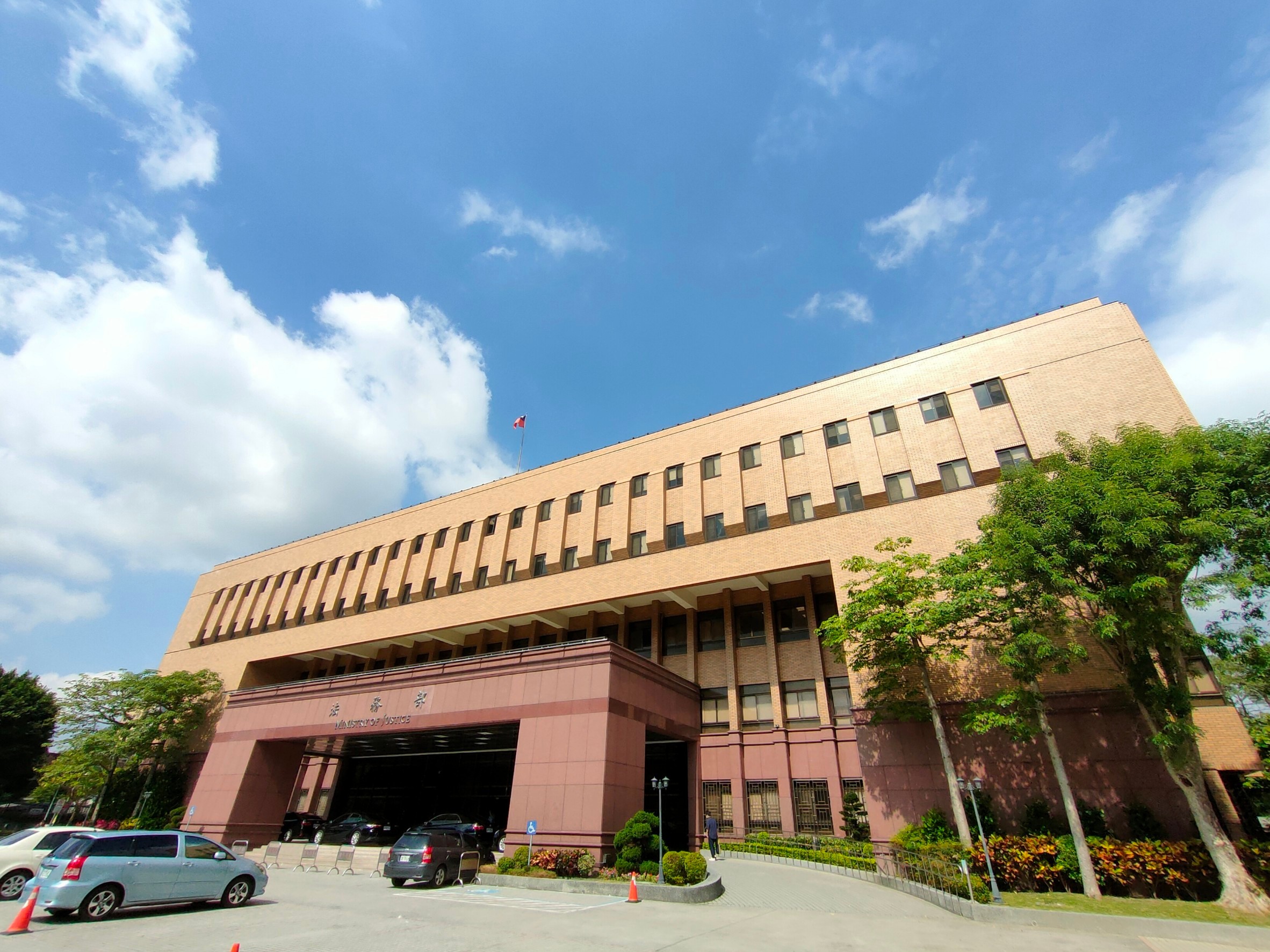 法務部開出12名「二專生」職缺 檢審會擬提這18名檢察官參選