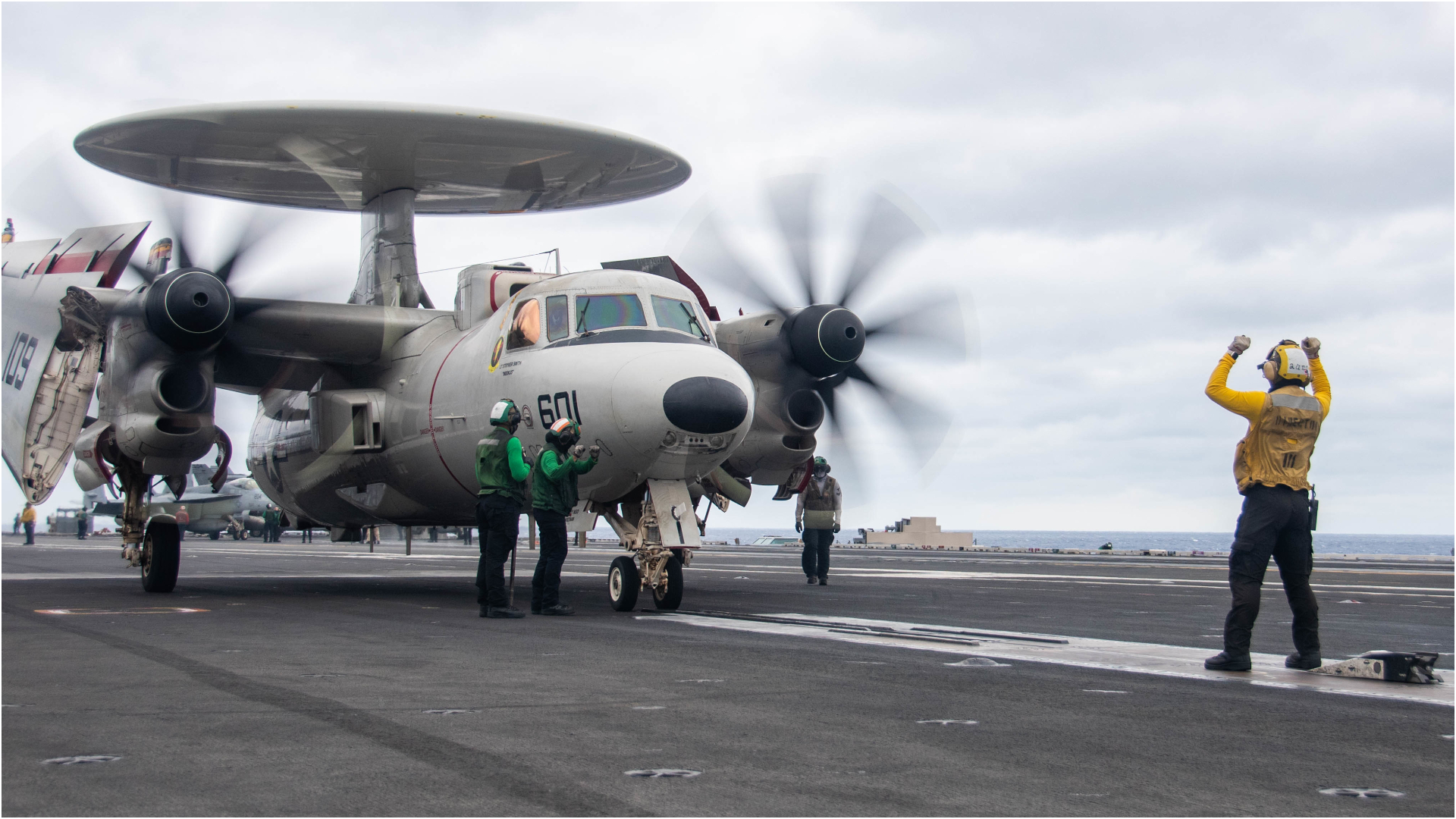 空軍為監控殲-20 急買先進鷹眼E-2D~{紙本特刊}~{2023-03-25 00:00}~{記者王烱華}